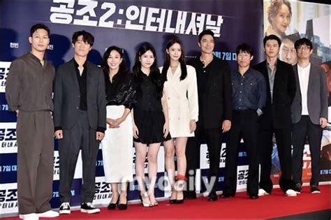 玄彬允儿泰妍等艺人出席新片《共助2》vip首映 搜狐大视野 搜狐新闻