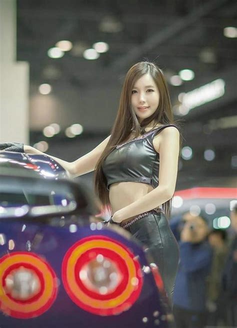 鄭州車展性感狂野黑衣美女車模強悍迷人攝影寫真 每日頭條