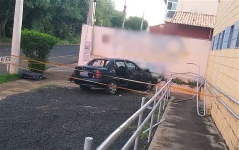Carro Bate Em Muro E Acidente Deixa Quatro Feridos Em Rio Preto São