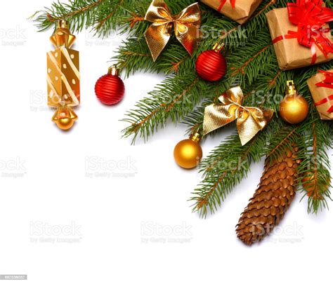 크리스마스 배경입니다 복사 공간 최고 볼 수 있습니다 흰색 바탕에 절연 콘 전나무 트리 0명에 대한 스톡 사진 및 기타 이미지 0명 3차원 형태 가문비나무 Istock