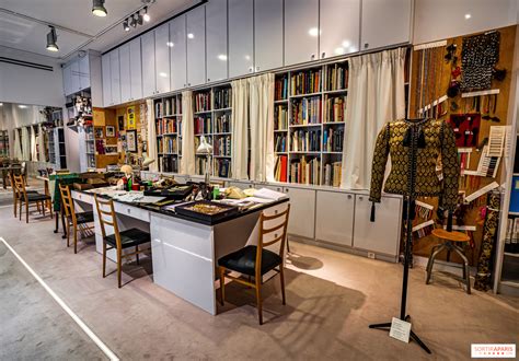 Gold Les Ors D Yves Saint Laurent L Exposition Mode Du Mus E Yves