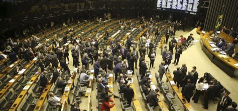 Comissão do Senado aprova projeto que regulamenta trabalho insalubre de grávidas e lactantes
