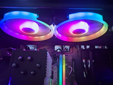 FOTO PC GAMING RGB I7