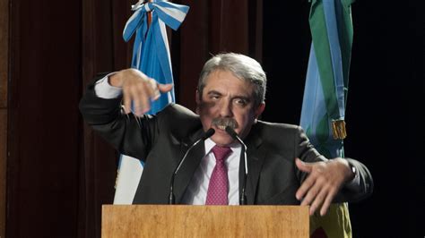 Aníbal Fernández lanzó su precandidatura a gobernador con un fuerte