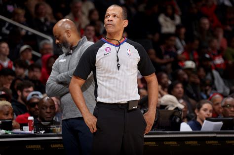 This Twitter Account Is Unusually Dedicated To Defending The Honor Of Nba Referee Eric Lewis