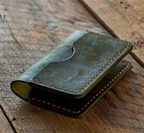 Нитка коричнева вощена 1 мм для ручного шиття плоска для шкіри 220 м Id 1769863900 ціна 165