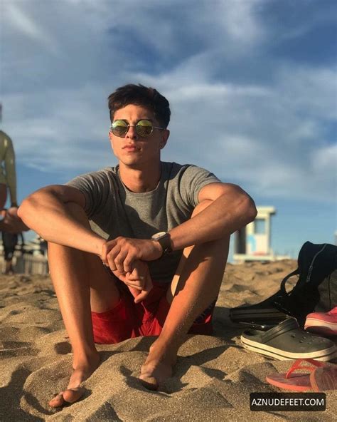 Jere Guez Feet Aznudefeet Men