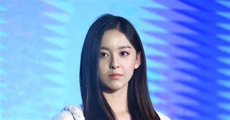 사진 박지후 깊어진 분위기