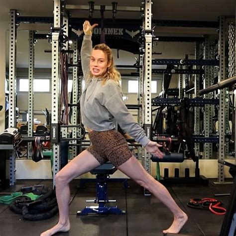Captain Marvel Workout Brie Larson Workout Routine Workout Outfits Gym