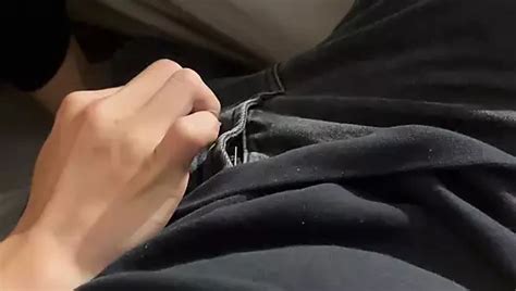 Junger Typ Wichst Und Kommt In Seinem Bett XHamster