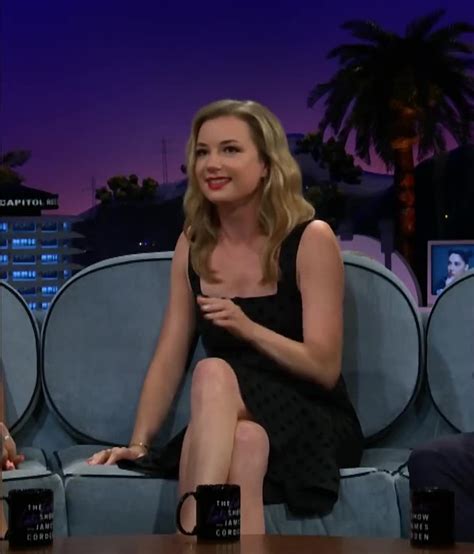 Emily Vancamp Scrolller