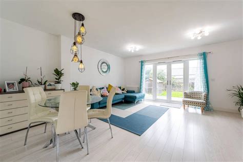 Westmount Close Worcester Park Kt4 3 Bed End Of Terrace House £