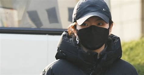 女 쇼트트랙 심석희 폭행 코치 재판에 증인으로 출석
