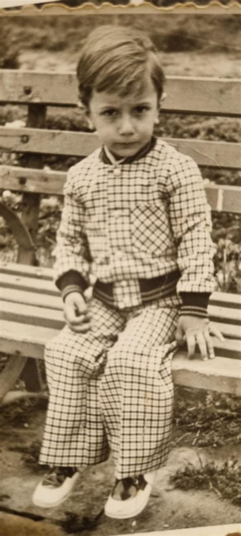 Biser Фрагмент от детство Facebook