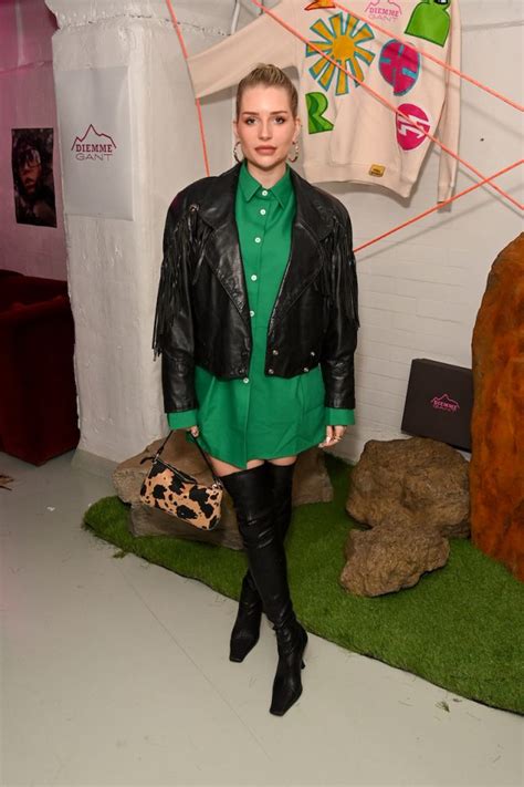 Lottie Moss In Bathing Suit Says Continued — Celebwell