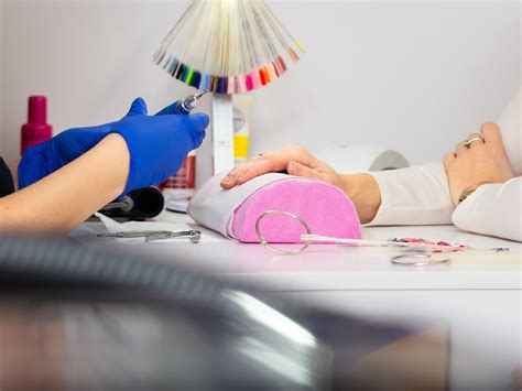Japanese Manicure The Natural Nail Trend For