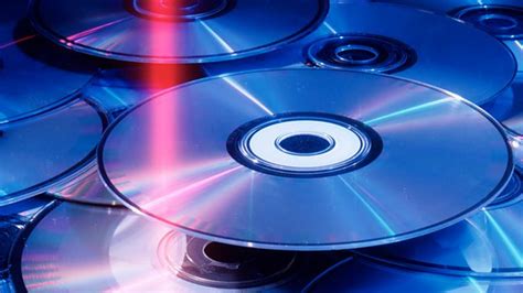 suitable storage devices and storage media memory and storage ocr gcse computer science