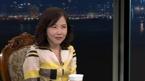 尹乃菁生活在台湾的民众越活越没劲 凤凰网视频 凤凰网