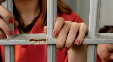 Mujer Irá A La Cárcel Por Tirar Cachorros A La Basura En California