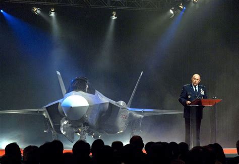 Lockheed Martin Flight Tests F 35 System