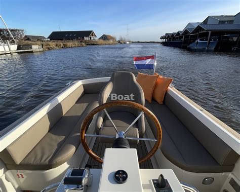 Venegy V30 Classic Cabin Prices Specs Reviews And Sales Information