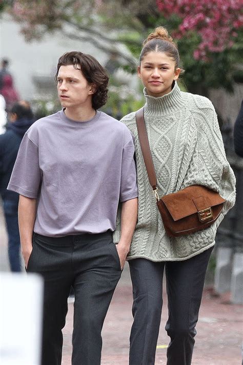 《蜘蛛人》湯姆霍蘭德 Tom Holland 在千黛亞 Zendaya 身上放屁，憋不住原因曝光！ Juksy 街星