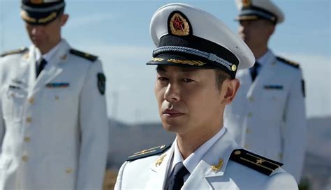 【娱乐新一派】朱亚文、侯勇《海天雄鹰》先导预告 超过4万粉丝929点赞在等你片花视频 免费在线观看 爱奇艺