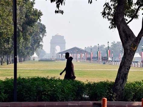 With Aqi At 327 Delhis Air Quality Remains Very Poor For 3rd Day In Row