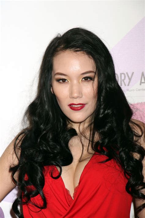 Manika Ward Style, Clothes, Outfits and Fashion • CelebMafia