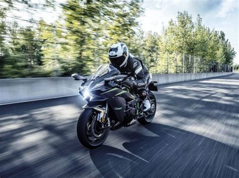 Kawasaki Ninja H H Carbon H R Launched Prices Start At Rs Lakh IBTimes India