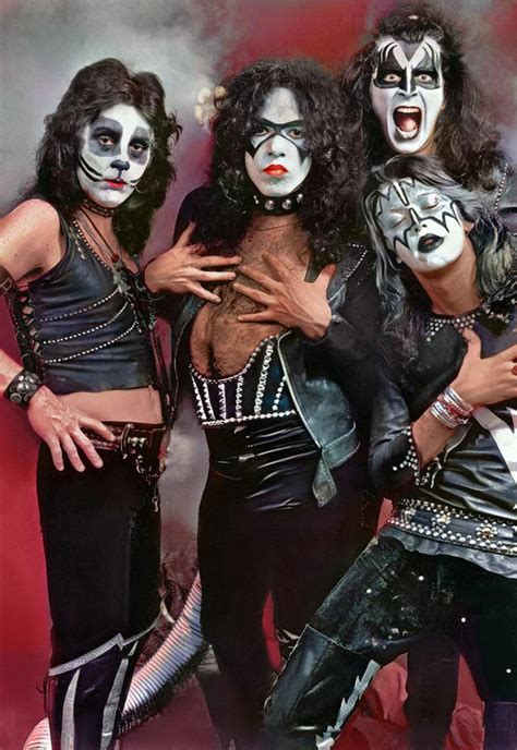Kiss Photo Shoot In 1973 Paul Stanley Was Using The Bandit Makeup