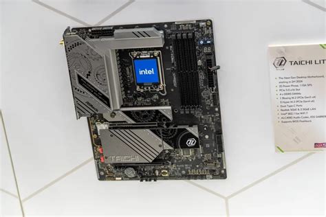 【computex 2024 巡禮】asrock Intel Amd Next Gen 主機板人才輩出、賽車模擬器和周邊新品現時體驗