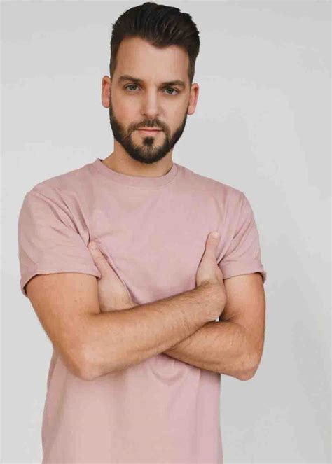 Rob The Model Booker