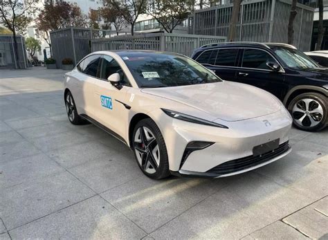 【文章】外形酷似智己l7，尺寸超比亚迪汉ev，全新飞凡f7实车现身车家号汽车之家