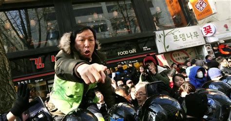 오마이포토 경찰에게 항의하는 노동자