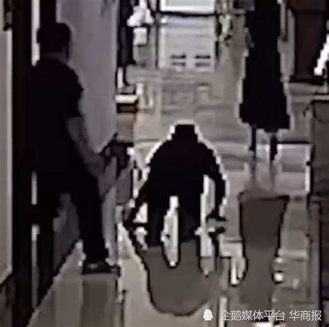 男子涉交通事故拒绝赔偿，装疯卖傻跪地爬行，被拘15天腾讯新闻