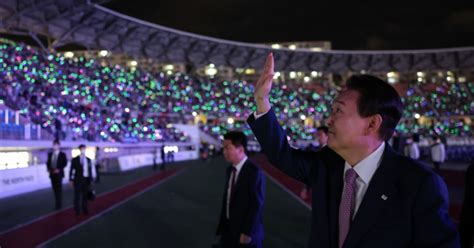 文 감사원 서면조사로 보수층 결집 尹 지지율 2주만에 반등