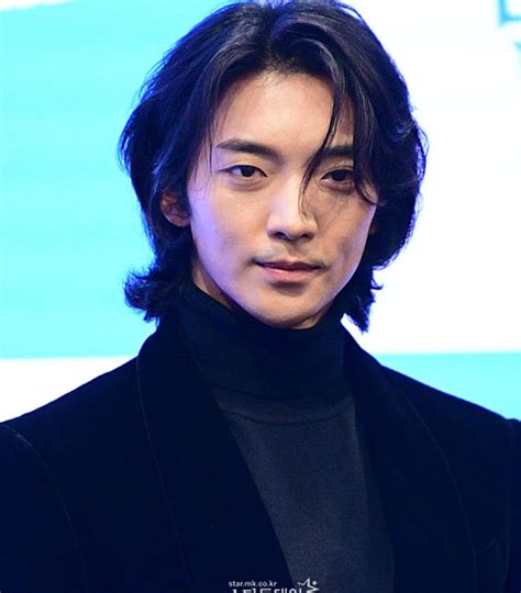 포토 황희 장발도 잘어울려