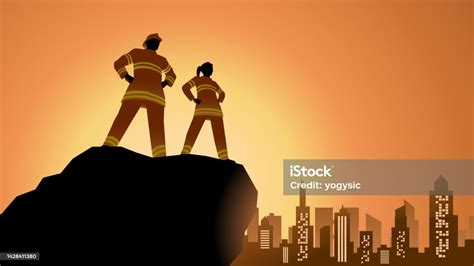 벡터 소방관 슈퍼 히어로 커플 실루엣 도시 스카이 라인 배경과 절벽에 서 소방관에 대한 스톡 벡터 아트 및 기타 이미지 소방관 실루엣 공공 서비스 Istock