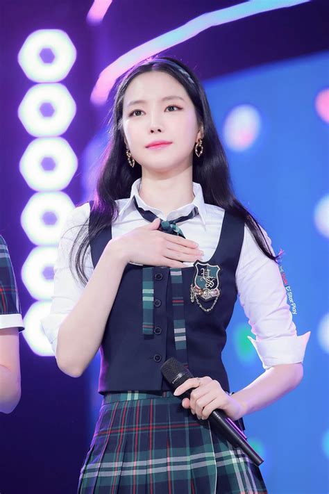 South Korean Girls Korean Girl Groups Apink Naeun Son Na Eun Pink
