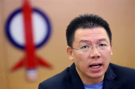 Pm Muhyiddin Is Looking To Remove Dewan Rakyat Speaker And One Of His
