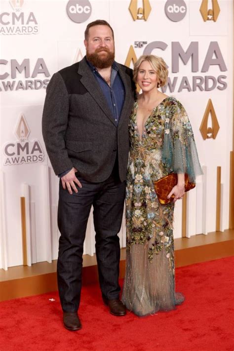 Home Town Star Erin Napier Wore A Seriously Low Cut Dress During Cma