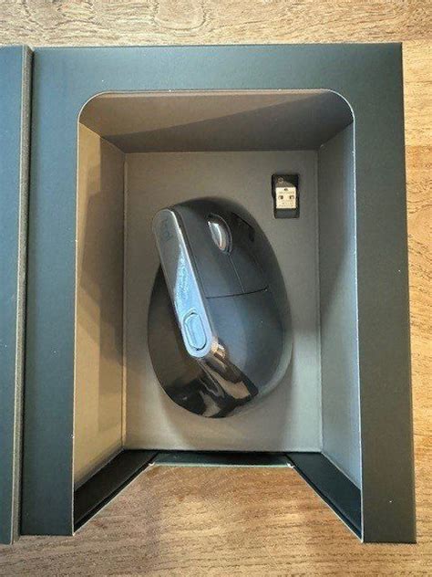Logitech MX Vertical Mouse - NEW | Kaufen auf Ricardo