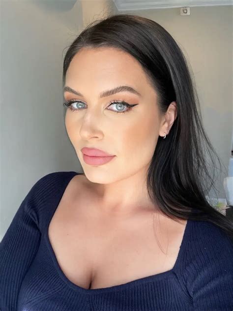 First Post แกลเลอรีที่โพสต์โดย Ashleen Lemon8