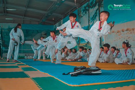 Цонжин Кибер Боардинг Бага Сургууль Erdene