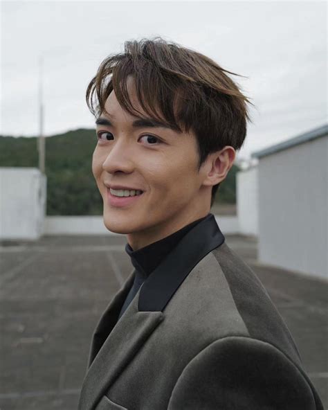 異空感應｜阮浩棕半裸解鈕晒超強胸肌 陳家樂即興「鹹豬手」嚇窒陳曉華 Uhk 港生活