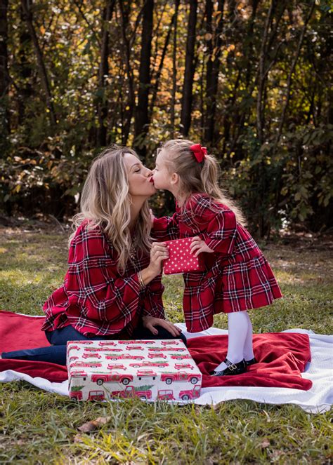 Picutres Mother Daughter Mother And Daughter In Pool Stock Image