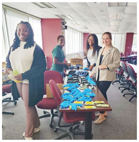 Ulm Hero On Linkedin Ulm Hero Ambassadors From Vcom Ulm Helping With Making Our Narcan Kits…