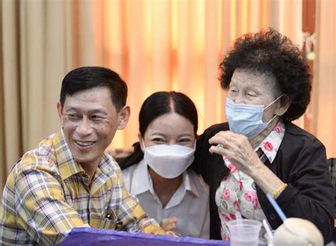 คนเมืองชล แห่ต้อนรับนายอำเภอเมืองคนใหม่ น้องชาย กำนันจิ้ม ฉายา นายอำเภอ