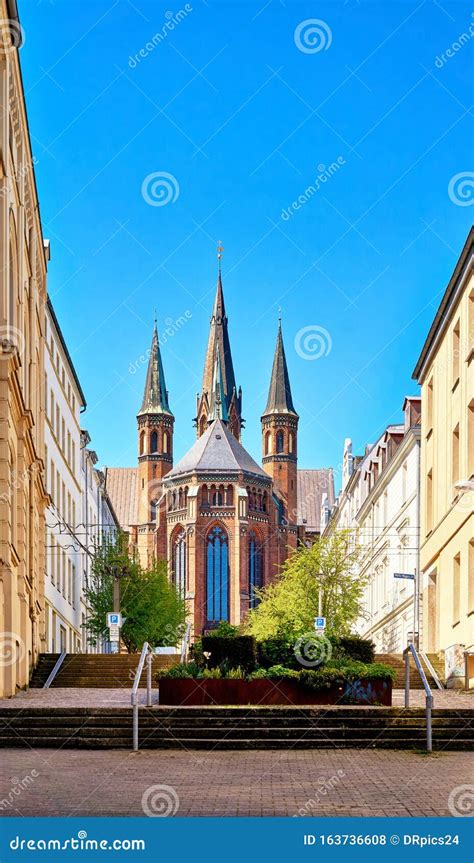 Iglesia De San Pablo En El Casco Antiguo De Schwerin Foto De Archivo